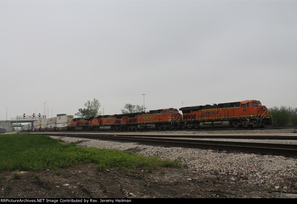 BNSF 6617 & others (1)